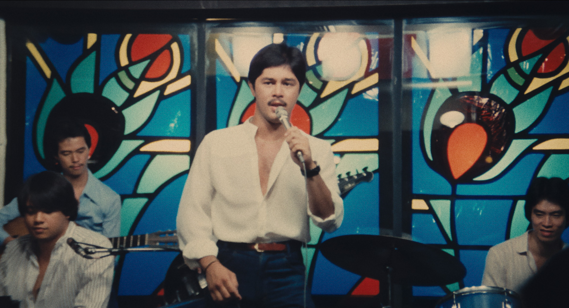 KAKABAKABA KA BA? (Frisson?) Une comédie Musicale de Mike De Leon ...